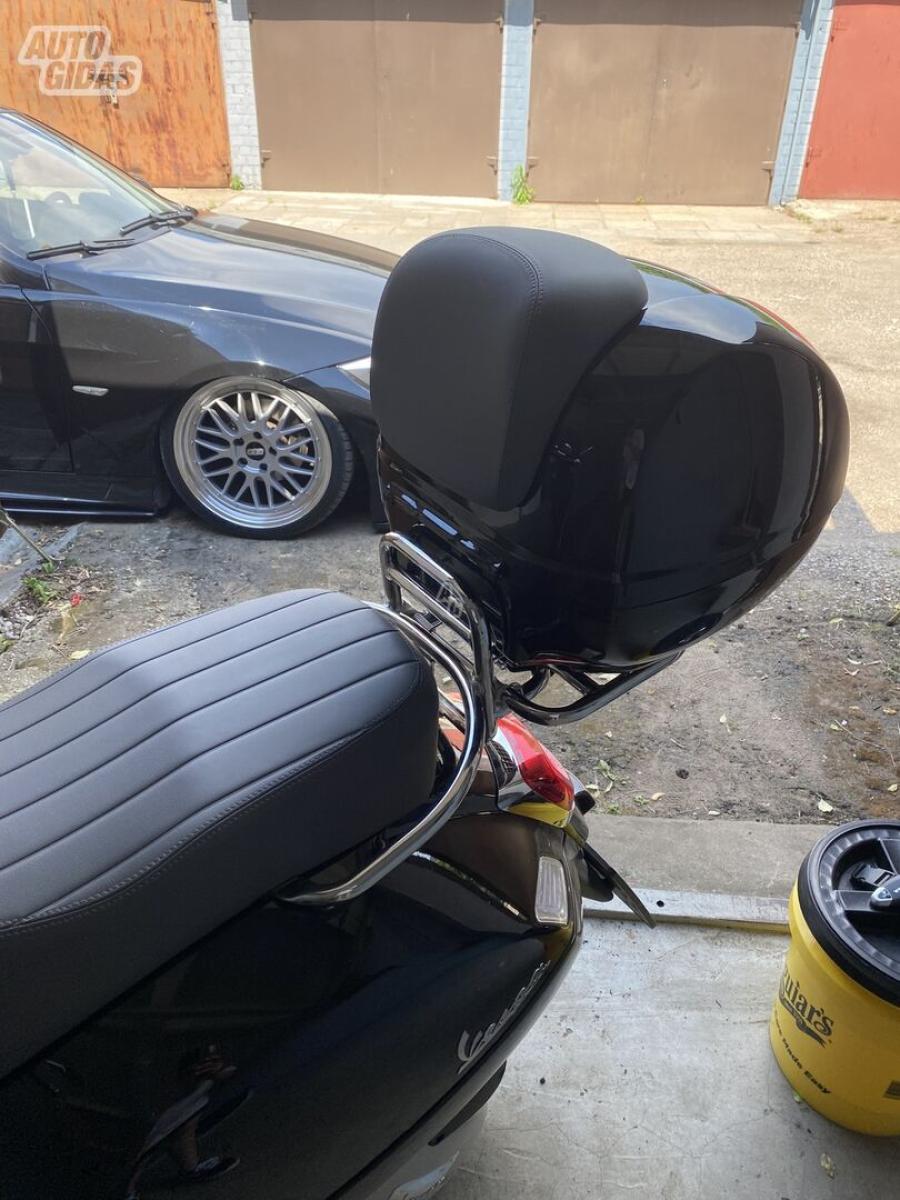 Melns Piaggio Vespa 2023 Viļņa, ar dzinēja tilpumu 0.13 L un nobraukumu 10 tūkst. km par 3600 €, foto 12 vietnē AUTOMOTO.COM.LV