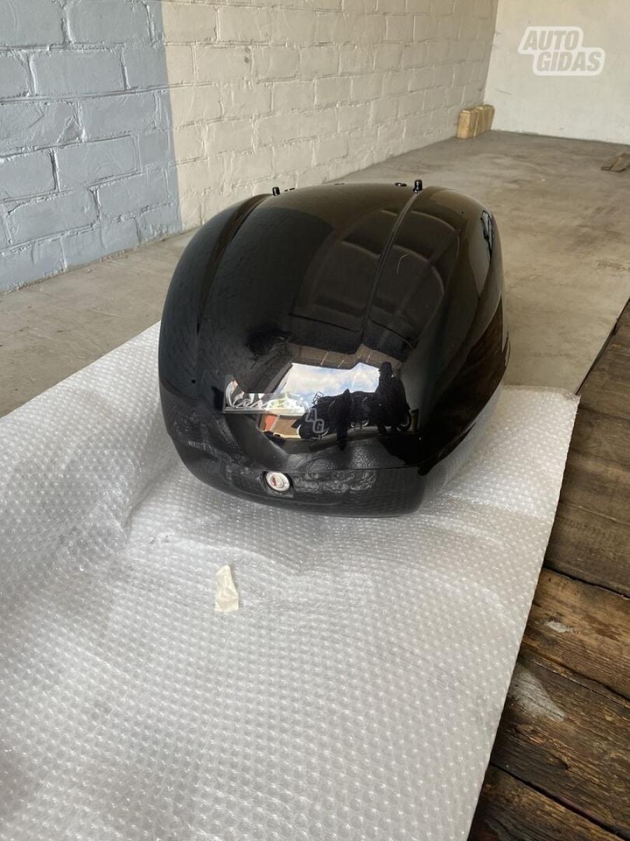 Melns Piaggio Vespa 2023 Viļņa, ar dzinēja tilpumu 0.13 L un nobraukumu 10 tūkst. km par 3600 €, foto 13 vietnē AUTOMOTO.COM.LV