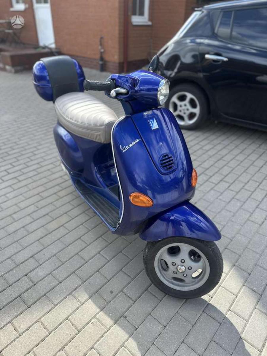 Blue Piaggio Vespa 2001 in Vilnius, with an engine capacity of 50.00 L and mileage of 6 thousand km for 1100 €, photo 3 on AUTOMOTO.COM.LV