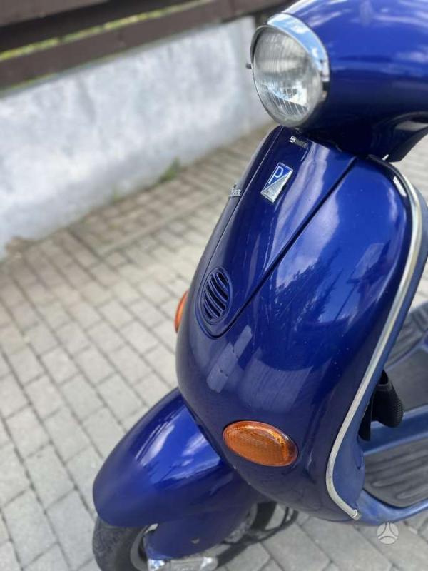 Синий Piaggio Vespa 2001 в Вильнюс, объемом двигателя 50.00 л и пробегом 6 тыс. км за 1100 €, фото 6 на AUTOMOTO.COM.LV