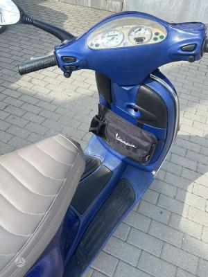 Blue Piaggio Vespa 2001 in Vilnius, with an engine capacity of 50.00 L and mileage of 6 thousand km for 1100 €, photo 11 on AUTOMOTO.COM.LV