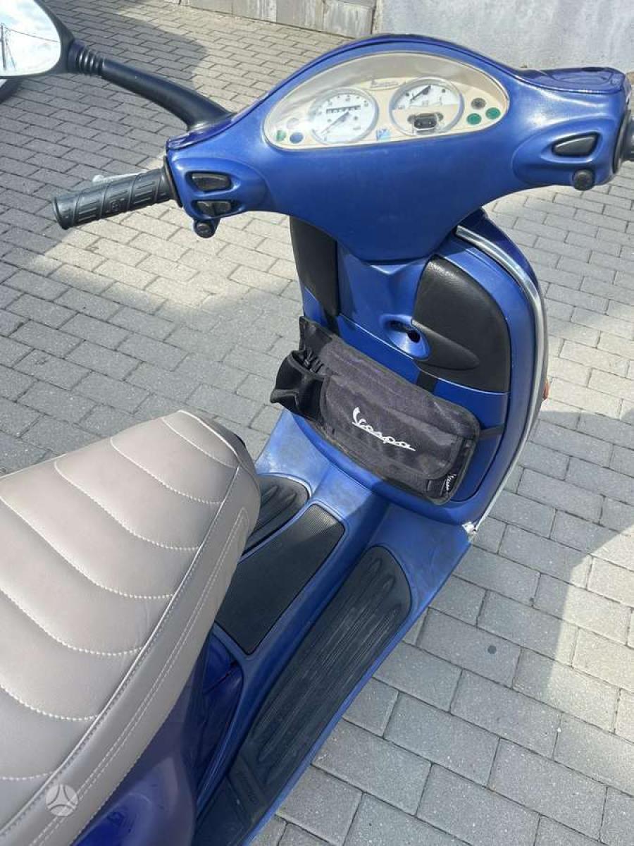 Blue Piaggio Vespa 2001 in Vilnius, with an engine capacity of 50.00 L and mileage of 6 thousand km for 1100 €, photo 11 on AUTOMOTO.COM.LV