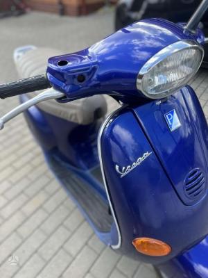 Blue Piaggio Vespa 2001 in Vilnius, with an engine capacity of 50.00 L and mileage of 6 thousand km for 1100 €, photo 18 on AUTOMOTO.COM.LV