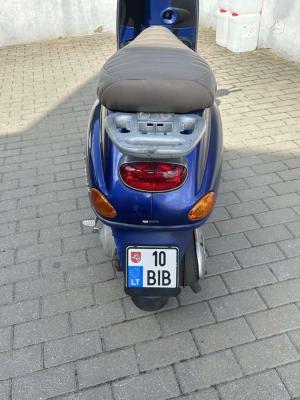 Blue Piaggio Vespa 2001 in Vilnius, with an engine capacity of 50.00 L and mileage of 6 thousand km for 1100 €, photo 19 on AUTOMOTO.COM.LV