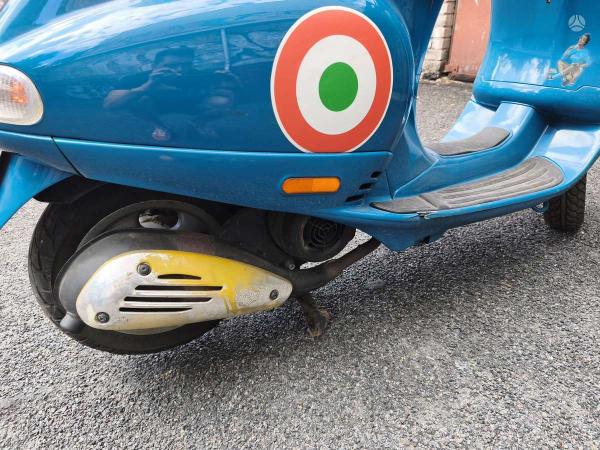 Blue Piaggio Vespa 2003 in Vilnius, with an engine capacity of 0.13 L and mileage of 20 thousand km for 1350 €, photo 4 on AUTOMOTO.COM.LV