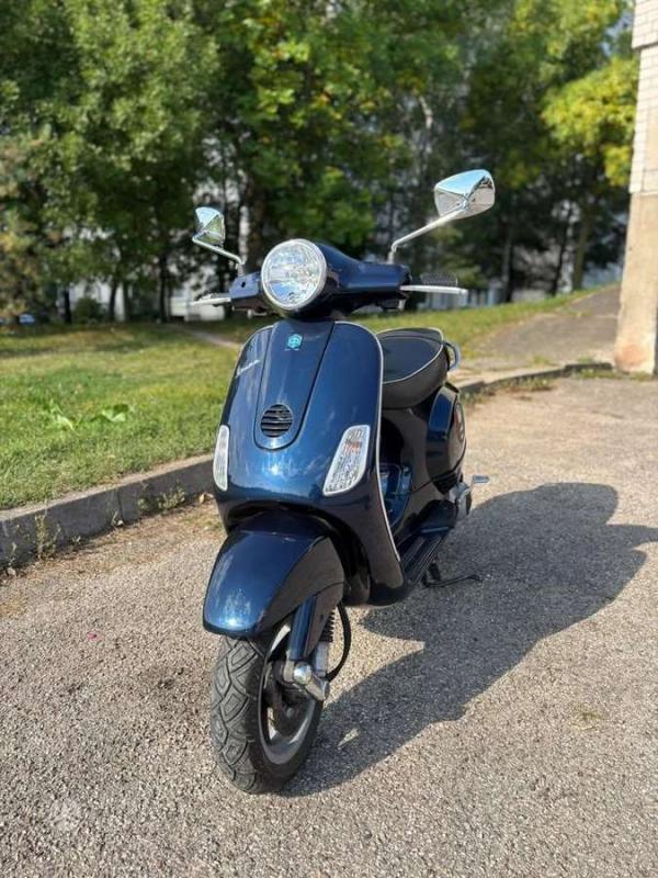 Blue Piaggio Vespa 2005 in Kaunas, with an engine capacity of 0.13 L and mileage of 11 thousand km for 1500 €, photo 2 on AUTOMOTO.COM.LV