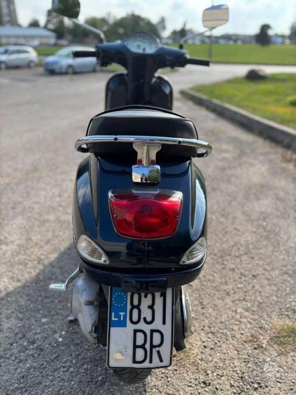 Blue Piaggio Vespa 2005 in Kaunas, with an engine capacity of 0.13 L and mileage of 11 thousand km for 1500 €, photo 3 on AUTOMOTO.COM.LV