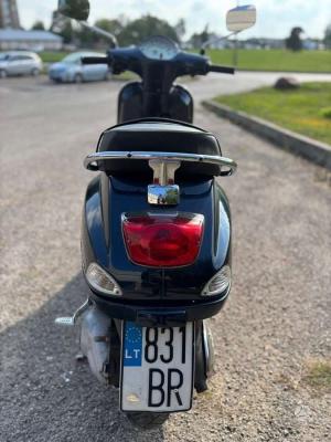 Blue Piaggio Vespa 2005 in Kaunas, with an engine capacity of 0.13 L and mileage of 11 thousand km for 1500 €, photo 4 on AUTOMOTO.COM.LV
