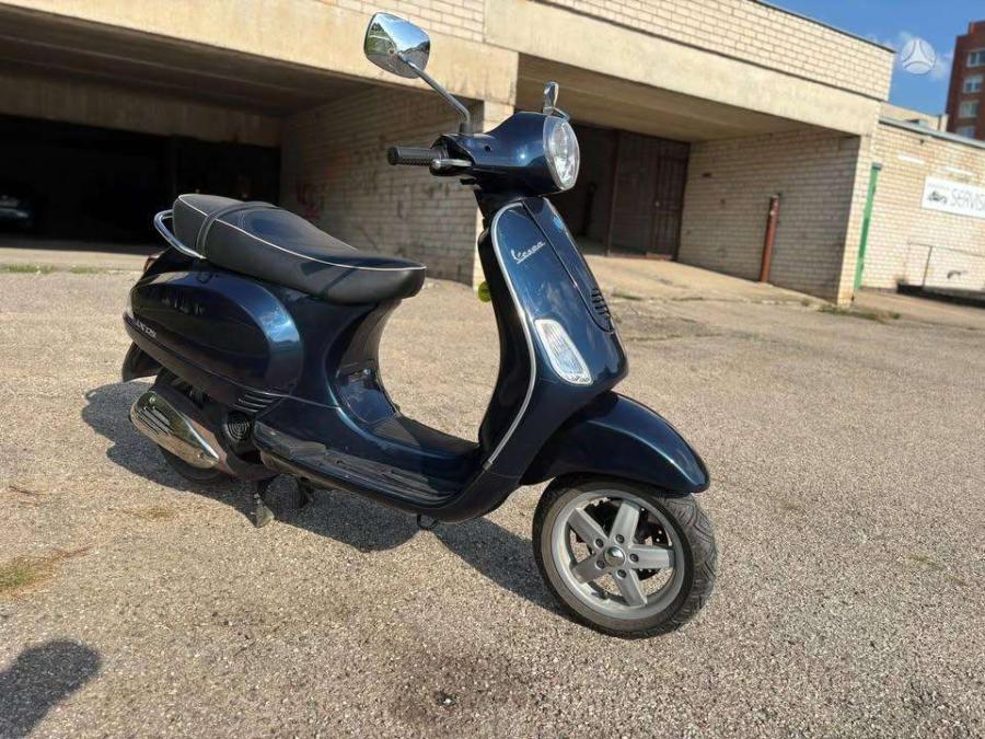 Blue Piaggio Vespa 2005 in Kaunas, with an engine capacity of 0.13 L and mileage of 11 thousand km for 1500 €, photo 5 on AUTOMOTO.COM.LV