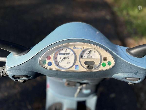 Blue Piaggio Vespa 2005 in Vilnius, with an engine capacity of 49.00 L and mileage of 12 thousand km for 700 €, photo 6 on AUTOMOTO.COM.LV