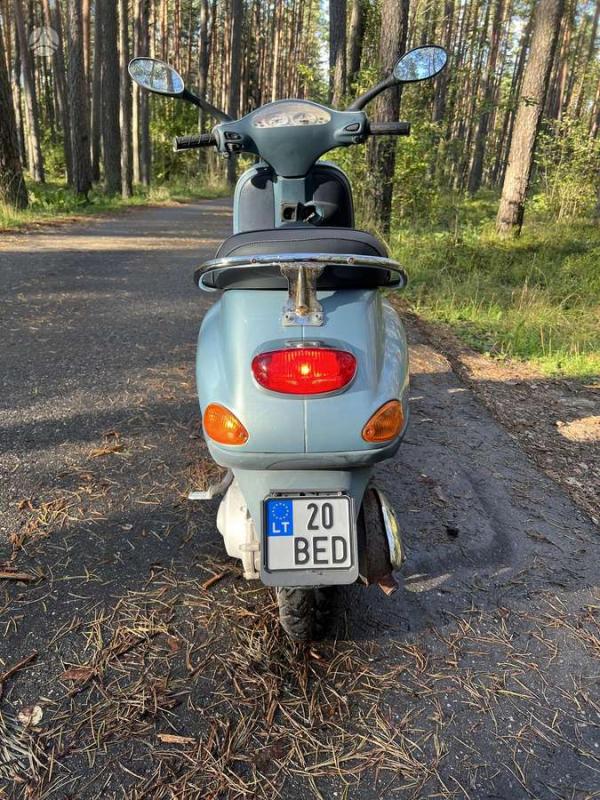 Blue Piaggio Vespa 2005 in Vilnius, with an engine capacity of 49.00 L and mileage of 12 thousand km for 700 €, photo 8 on AUTOMOTO.COM.LV