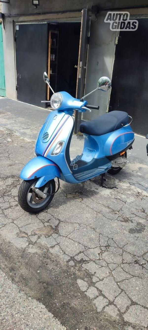 Blue Piaggio Vespa 2006 in Vilnius, with an engine capacity of 0.05 L and mileage of 22 thousand km for 1300 €, photo 2 on AUTOMOTO.COM.LV