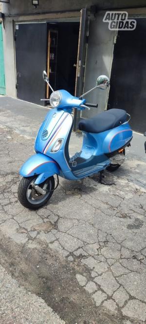 Blue Piaggio Vespa 2006 in Vilnius, with an engine capacity of 0.05 L and mileage of 22 thousand km for 1300 €, photo 3 on AUTOMOTO.COM.LV