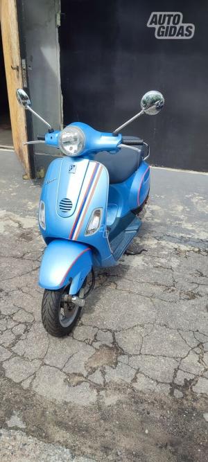 Blue Piaggio Vespa 2006 in Vilnius, with an engine capacity of 0.05 L and mileage of 22 thousand km for 1300 €, photo 4 on AUTOMOTO.COM.LV
