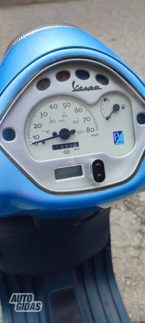 Blue Piaggio Vespa 2006 in Vilnius, with an engine capacity of 0.05 L and mileage of 22 thousand km for 1300 €, photo 5 on AUTOMOTO.COM.LV