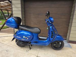 Blue Piaggio Vespa 2006 in Pasvalys, with an engine capacity of 0.13 L and mileage of 41 thousand km for 1499 €, photo 4 on AUTOMOTO.COM.LV