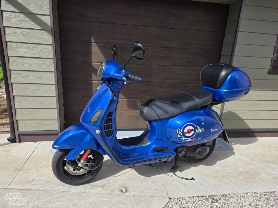 Blue Piaggio Vespa 2006 in Pasvalys, with an engine capacity of 0.13 L and mileage of 41 thousand km for 1499 €, photo 7 on AUTOMOTO.COM.LV