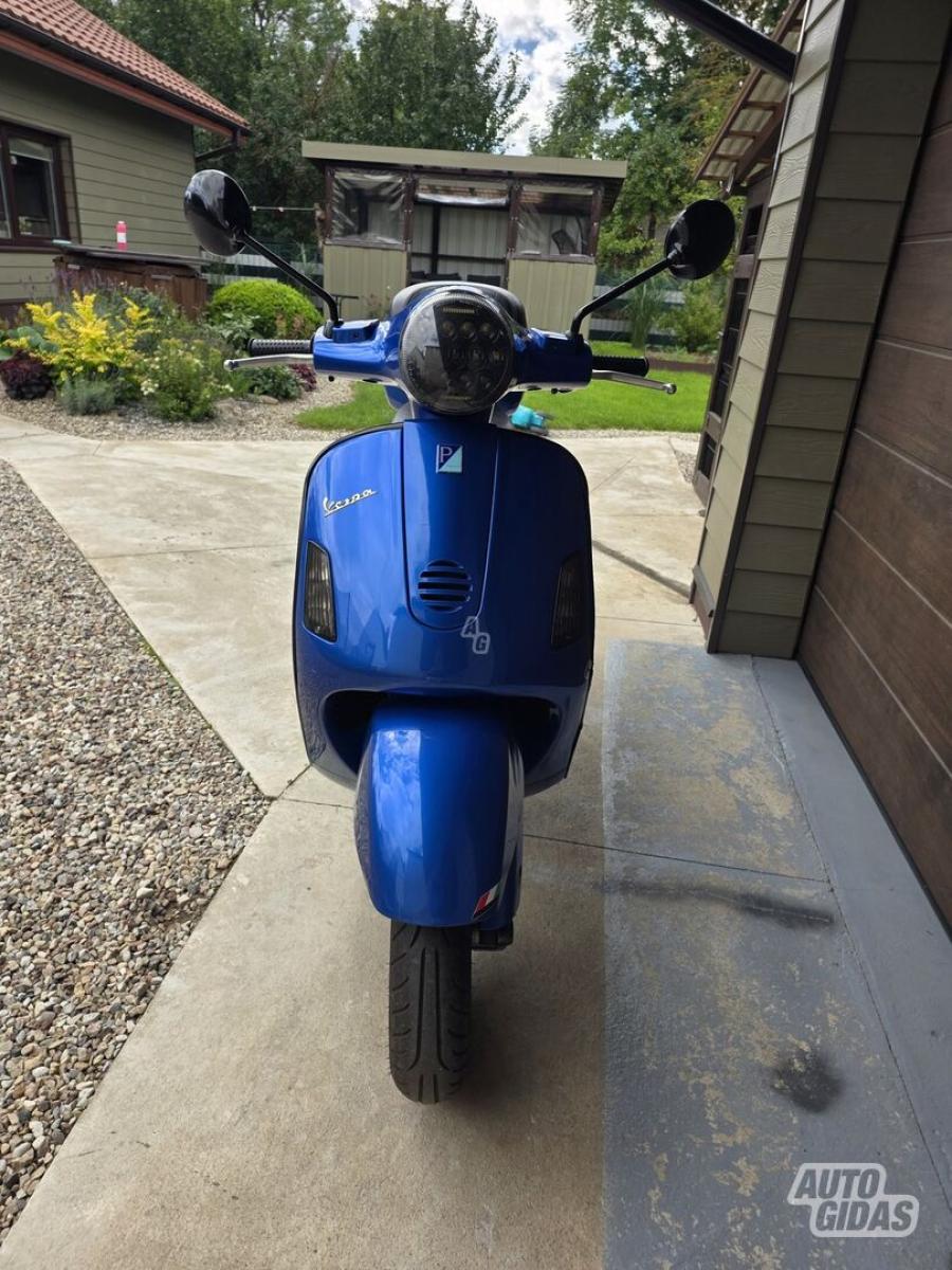 Blue Piaggio Vespa 2006 in Pasvalys, with an engine capacity of 0.13 L and mileage of 41 thousand km for 1499 €, photo 13 on AUTOMOTO.COM.LV