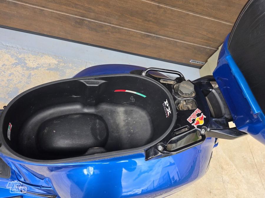 Blue Piaggio Vespa 2006 in Pasvalys, with an engine capacity of 0.13 L and mileage of 41 thousand km for 1499 €, photo 23 on AUTOMOTO.COM.LV