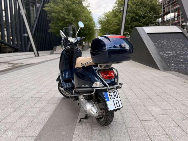 Blue Piaggio Vespa 2008 in Vilnius, with an engine capacity of 0.13 L and mileage of 5 thousand km for 2200 €, photo 4 on AUTOMOTO.COM.LV