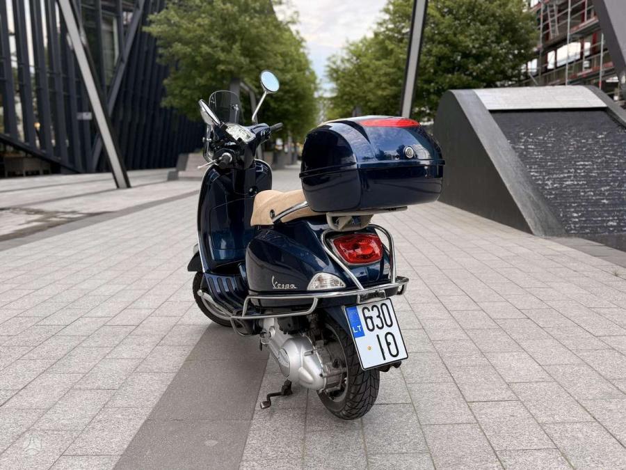Blue Piaggio Vespa 2008 in Vilnius, with an engine capacity of 0.13 L and mileage of 5 thousand km for 2200 €, photo 5 on AUTOMOTO.COM.LV
