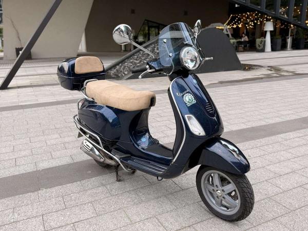 Blue Piaggio Vespa 2008 in Vilnius, with an engine capacity of 0.13 L and mileage of 5 thousand km for 2200 €, photo 5 on AUTOMOTO.COM.LV