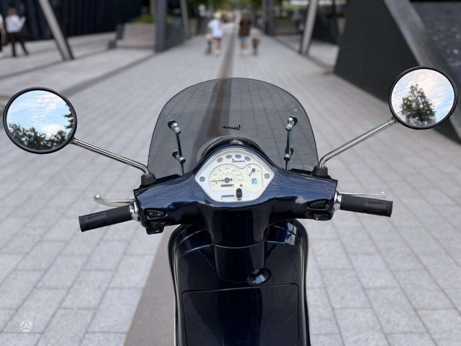 Blue Piaggio Vespa 2008 in Vilnius, with an engine capacity of 0.13 L and mileage of 5 thousand km for 2200 €, photo 10 on AUTOMOTO.COM.LV