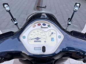 Blue Piaggio Vespa 2008 in Vilnius, with an engine capacity of 0.13 L and mileage of 5 thousand km for 2200 €, photo 11 on AUTOMOTO.COM.LV