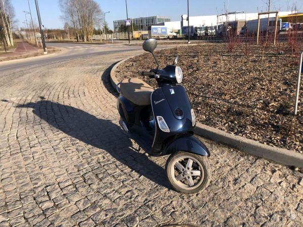 Синий Piaggio Vespa 2009 в Вильнюс, объемом двигателя 49.00 л и пробегом 15 тыс. км за 1250 €, фото 3 на AUTOMOTO.COM.LV