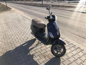 Zils Piaggio Vespa 2009 Viļņa, ar dzinēja tilpumu 49.00 L un nobraukumu 15 tūkst. km par 1250 €, foto 9 vietnē AUTOMOTO.COM.LV