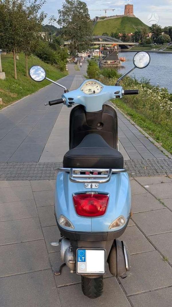 Blue Piaggio Vespa 2011 in Vilnius, with an engine capacity of 50.00 L and mileage of 22 thousand km for 1500 €, photo 2 on AUTOMOTO.COM.LV