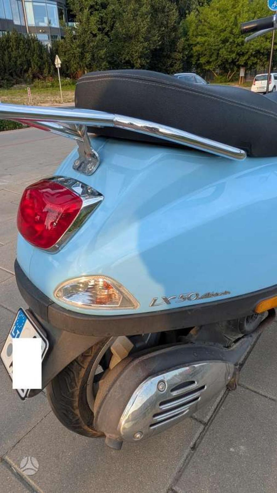 Blue Piaggio Vespa 2011 in Vilnius, with an engine capacity of 50.00 L and mileage of 22 thousand km for 1500 €, photo 5 on AUTOMOTO.COM.LV