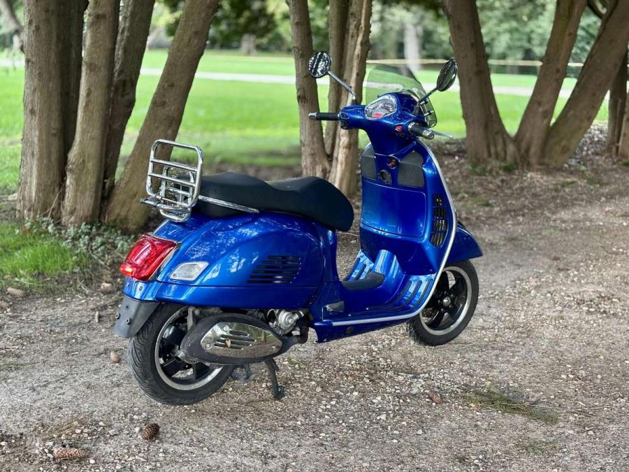 Синий Piaggio Vespa 2015 в Каунас, объемом двигателя 0.13 л и пробегом 13 тыс. км за 2450 €, фото 4 на AUTOMOTO.COM.LV