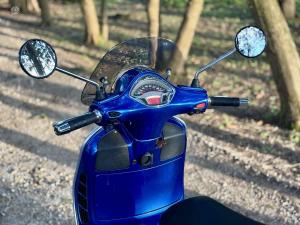 Синий Piaggio Vespa 2015 в Каунас, объемом двигателя 0.13 л и пробегом 13 тыс. км за 2450 €, фото 8 на AUTOMOTO.COM.LV