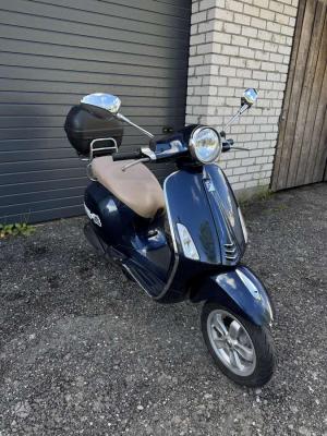 Синий Piaggio Vespa 2016 в Каунас, объемом двигателя 49.00 л и пробегом 15 тыс. км за 1600 €, фото 3 на AUTOMOTO.COM.LV