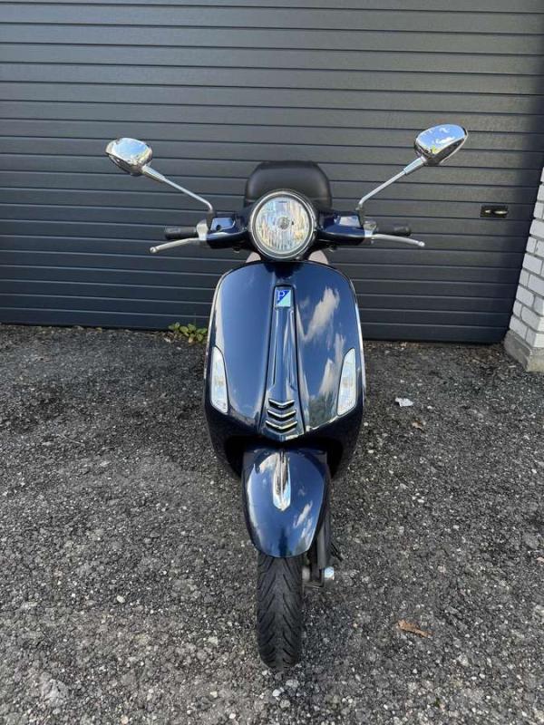 Синий Piaggio Vespa 2016 в Каунас, объемом двигателя 49.00 л и пробегом 15 тыс. км за 1600 €, фото 3 на AUTOMOTO.COM.LV