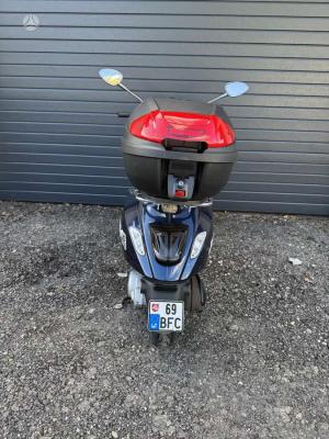 Синий Piaggio Vespa 2016 в Каунас, объемом двигателя 49.00 л и пробегом 15 тыс. км за 1600 €, фото 6 на AUTOMOTO.COM.LV
