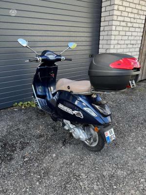 Синий Piaggio Vespa 2016 в Каунас, объемом двигателя 49.00 л и пробегом 15 тыс. км за 1600 €, фото 7 на AUTOMOTO.COM.LV