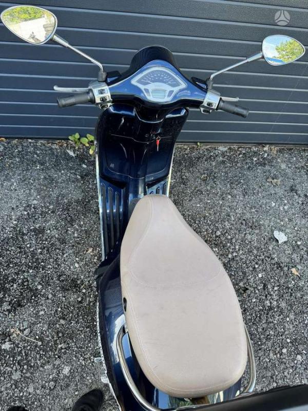 Синий Piaggio Vespa 2016 в Каунас, объемом двигателя 49.00 л и пробегом 15 тыс. км за 1600 €, фото 7 на AUTOMOTO.COM.LV