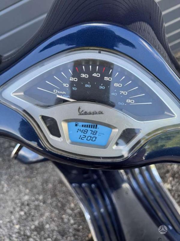 Синий Piaggio Vespa 2016 в Каунас, объемом двигателя 49.00 л и пробегом 15 тыс. км за 1600 €, фото 8 на AUTOMOTO.COM.LV