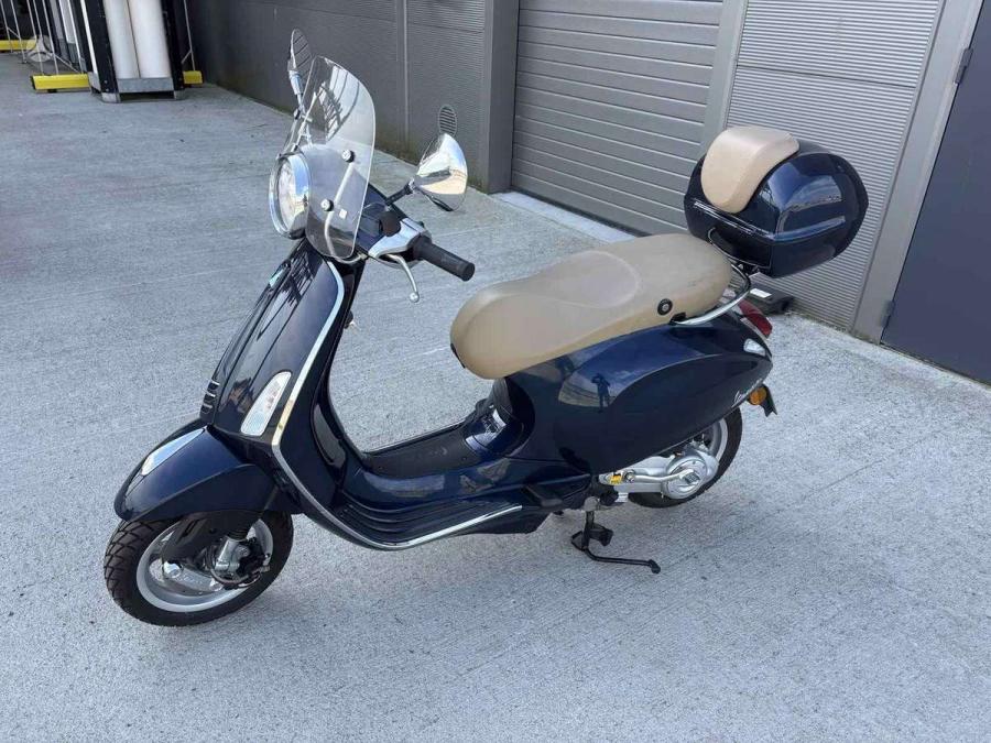 Blue Piaggio Vespa 2016 in Klaipeda, with an engine capacity of 50.00 L and mileage of 0 thousand km for 3000 €, photo 1 on AUTOMOTO.COM.LV