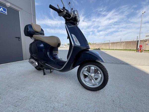 Blue Piaggio Vespa 2016 in Klaipeda, with an engine capacity of 50.00 L and mileage of 0 thousand km for 3000 €, photo 3 on AUTOMOTO.COM.LV