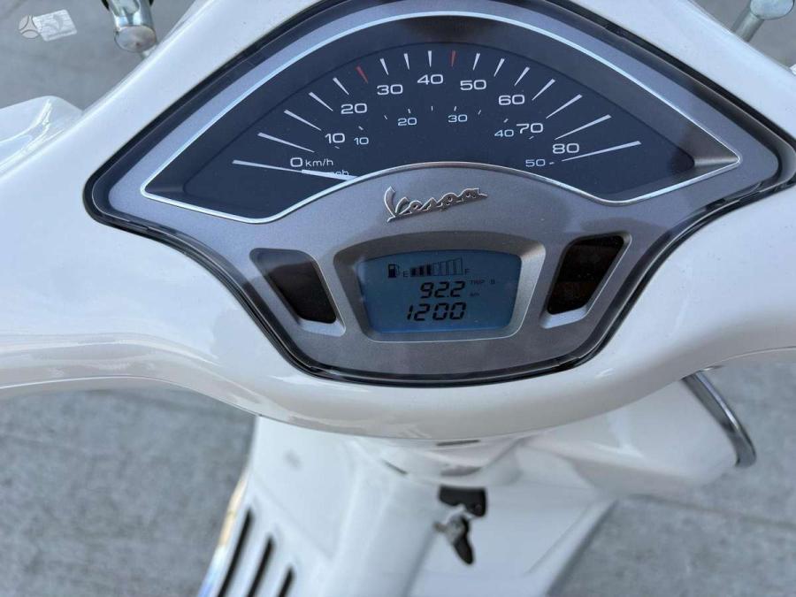 Blue Piaggio Vespa 2016 in Klaipeda, with an engine capacity of 50.00 L and mileage of 0 thousand km for 3000 €, photo 8 on AUTOMOTO.COM.LV