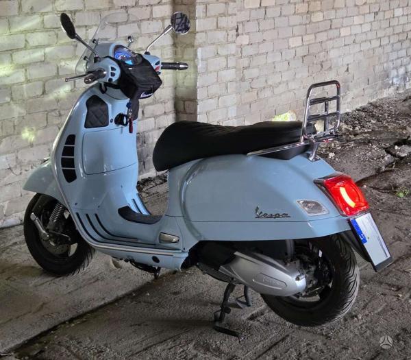 Blue Piaggio Vespa 2020 in Jurbarkas, with an engine capacity of 0.30 L and mileage of 0 thousand km for 4400 €, photo 4 on AUTOMOTO.COM.LV