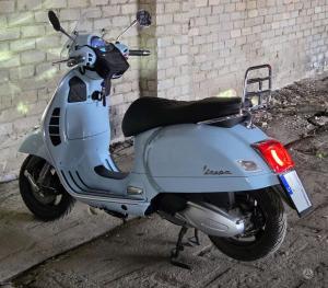 Blue Piaggio Vespa 2020 in Jurbarkas, with an engine capacity of 0.30 L and mileage of 0 thousand km for 4400 €, photo 5 on AUTOMOTO.COM.LV