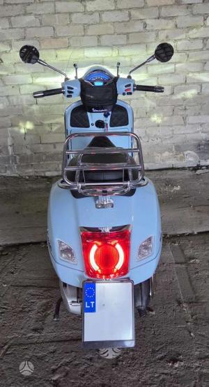 Blue Piaggio Vespa 2020 in Jurbarkas, with an engine capacity of 0.30 L and mileage of 0 thousand km for 4400 €, photo 8 on AUTOMOTO.COM.LV