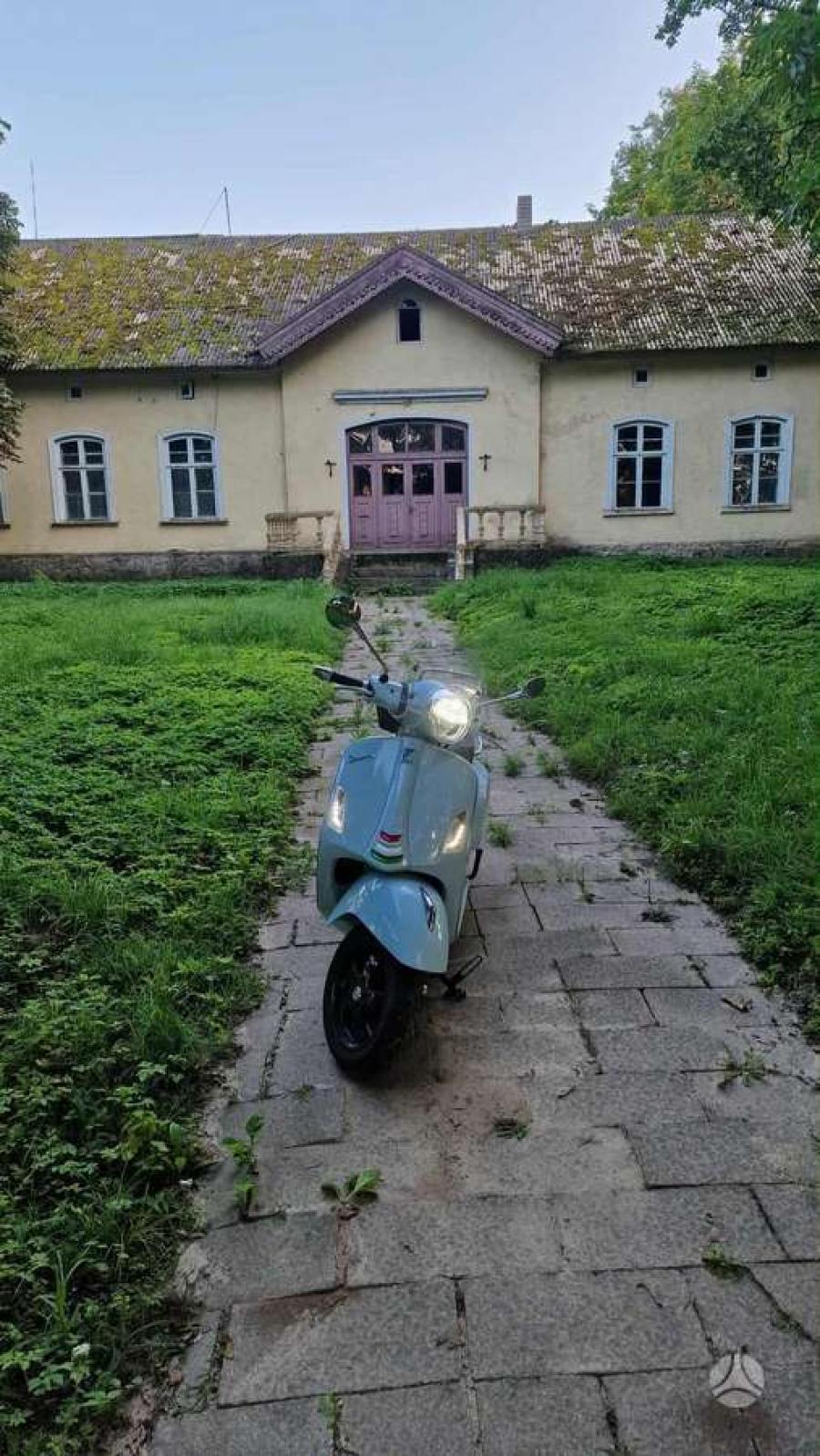 Blue Piaggio Vespa 2020 in Jurbarkas, with an engine capacity of 0.30 L and mileage of 0 thousand km for 4400 €, photo 1 on AUTOMOTO.COM.LV
