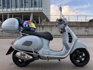 Синий Piaggio Vespa 2021 в Вильнюс, объемом двигателя 0.30 л и пробегом 8 тыс. км за 4772 €, фото 4 на AUTOMOTO.COM.LV