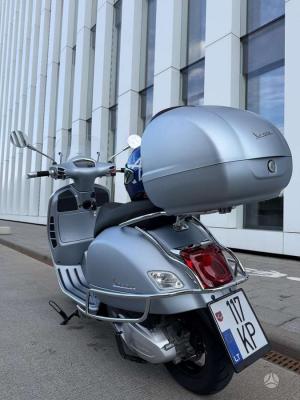 Синий Piaggio Vespa 2021 в Вильнюс, объемом двигателя 0.30 л и пробегом 8 тыс. км за 4772 €, фото 6 на AUTOMOTO.COM.LV