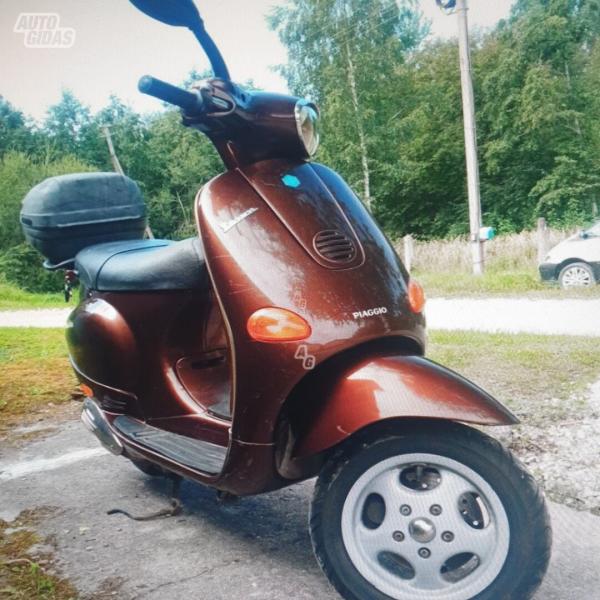 Brown Piaggio Vespa 2003 in Kretinga, with an engine capacity of 0.13 L and mileage of 13 thousand km for 750 €, photo 2 on AUTOMOTO.COM.LV